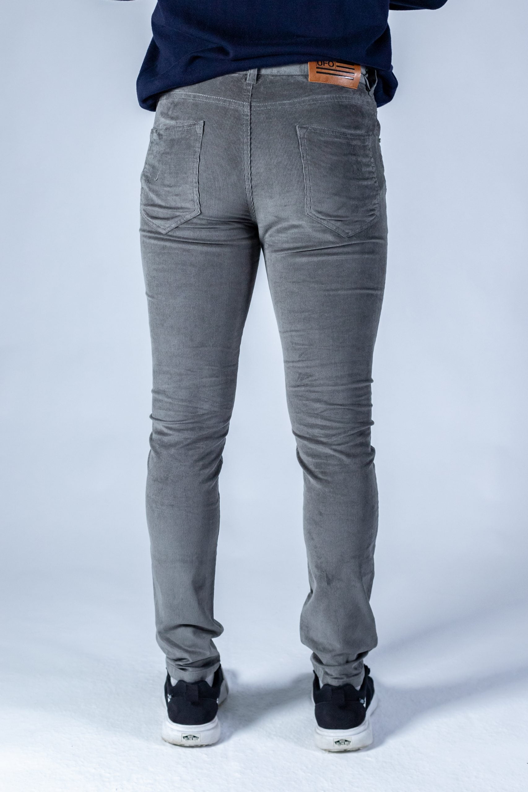 AH-1002 (6) – UFO Jeans